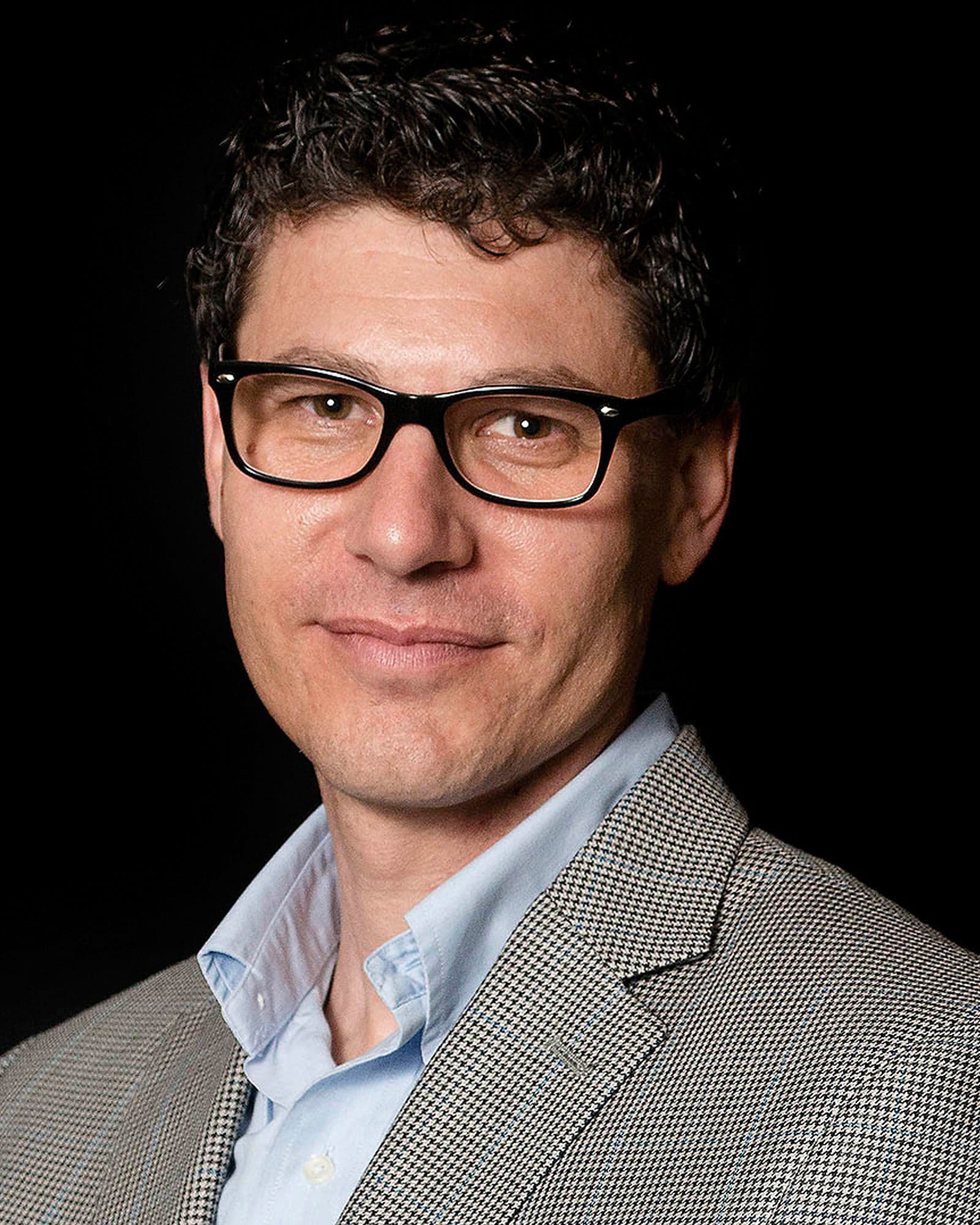 Devon Akmon - Independent Sector